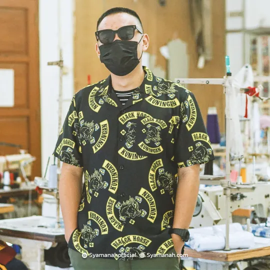 Tentang Syamanah - Custom Jaket Varsity | Desain Keren & Berkualitas